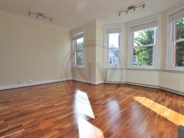1 bedroom flat for rent in Devonshire Road, Palmers Green, N13