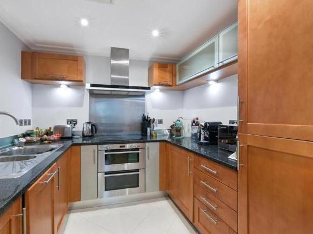 1 bedroom flat for rent in Discovery Dock, East Tower, Canary Wharf, South Quay, London, E14 9RT, E14