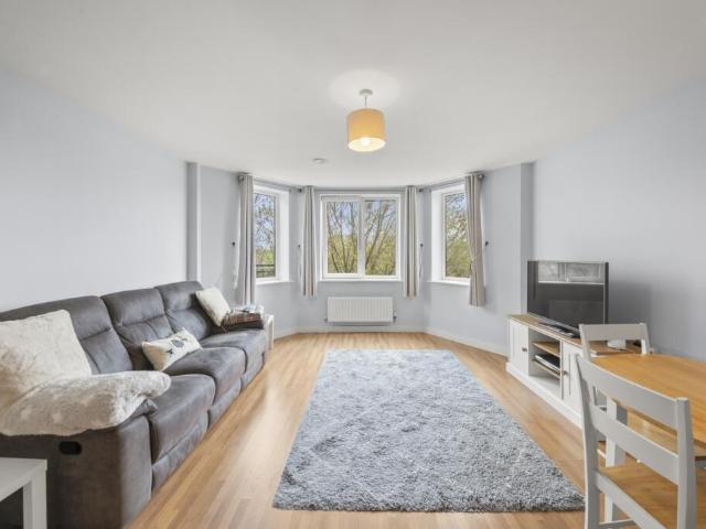 1 bedroom flat for rent in Dock Meadow Reach, Hanwell, W7