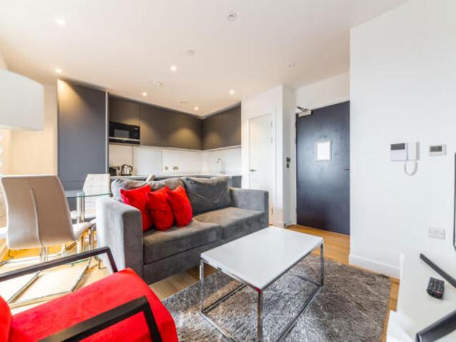 1 bedroom flat for rent in Dock Street, Aldgate, E1