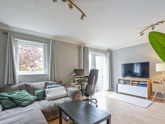 1 Bedroom Flat For Rent In Docklands, London