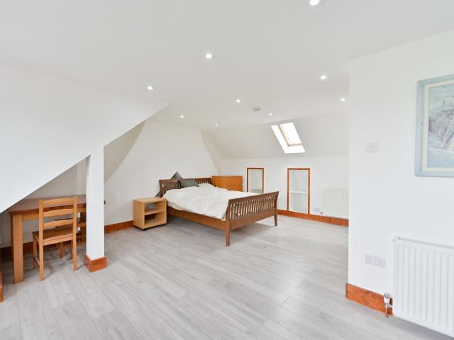 1 Bedroom Flat for Rent in Dorset Road, SW19 | Foxtons