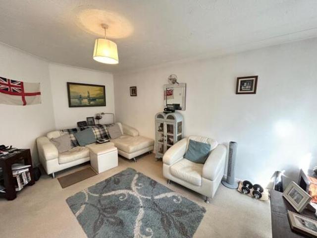 1 bedroom flat for rent in Douglas Gardens, Poole, BH12