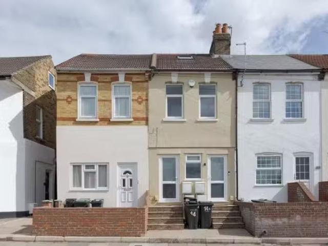 1 bedroom flat for rent in Dover Road East, Gravesend DA11 0RG.
