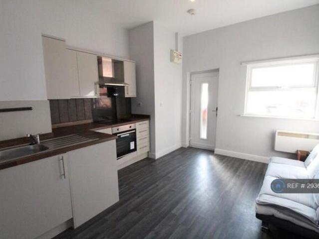 1 bedroom flat for rent in Dovercastle, Nottingham, NG7
