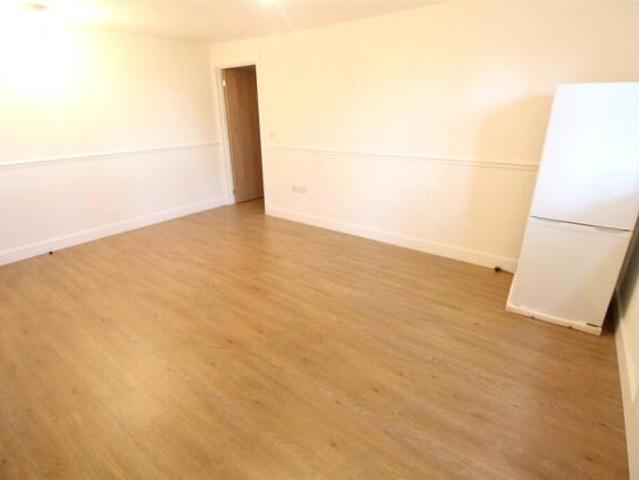 1 bedroom flat for rent in Downs Road, Luton, Bedfordshire, LU1