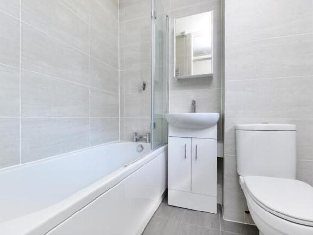 1 bedroom flat for rent in Dray Gardens, Brixton, London, SW2
