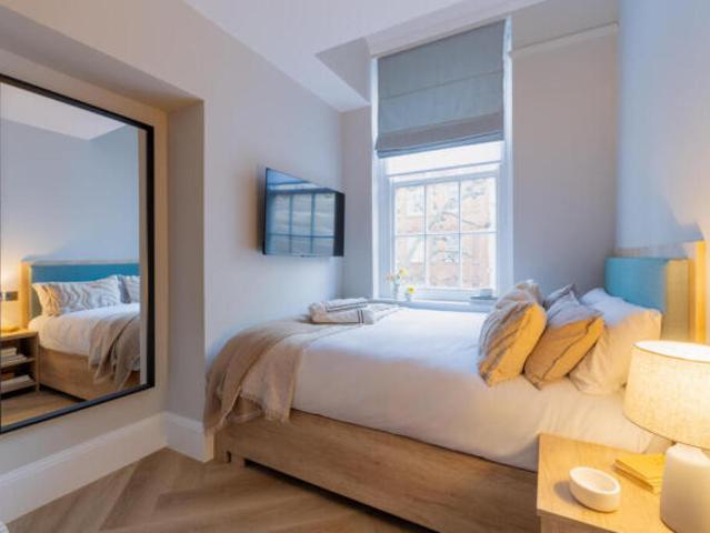 1 bedroom flat for rent in Draycott Avenue, SW3