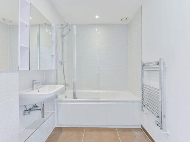 1 bedroom flat for rent in Duncombe House, Woolwich Riverside, London, SE18