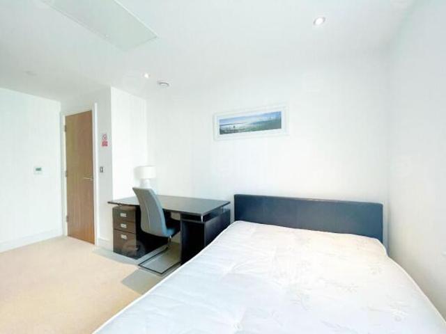 1 bedroom flat for rent in Duckman Tower, Lincoln Plaza, London, E14 9BN, E14