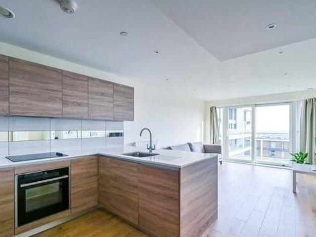1 bedroom flat for rent in Duke of wellington avenue Woolwich London SE18
