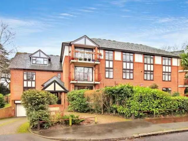 1 bedroom flat for rent in Durham Avenue, Bromley, BR2