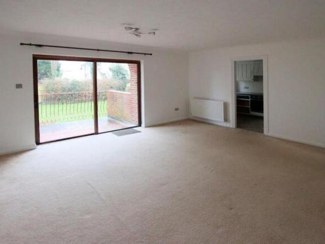 1 bedroom flat for rent in Durham Avenue, Bromley, BR2