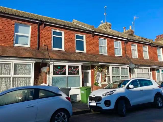 1 bedroom flat for rent in Dursley Road, Eastbourne, BN22