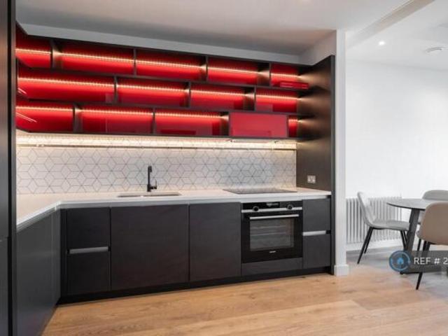 1 bedroom flat for rent in Echo House, London, E14