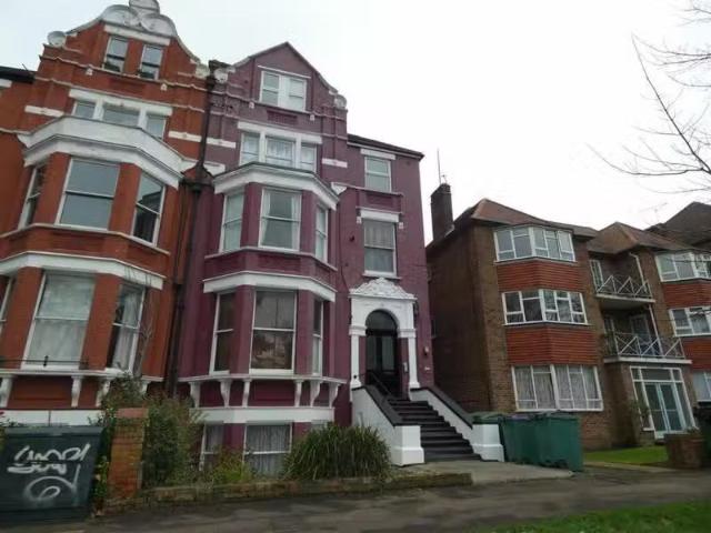 1 bedroom flat for rent in Earls Avenue, Folkestone, Kent, CT20
