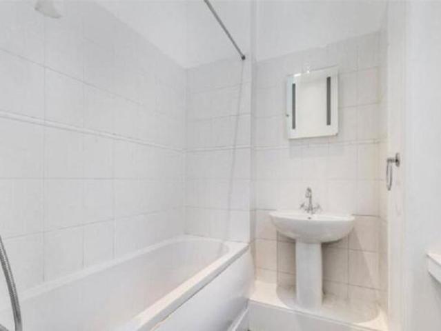 1 bedroom flat for rent in Earls Court Road, London, SW5