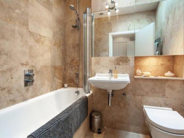 1 bedroom flat for rent in Earl's Court Road, W8