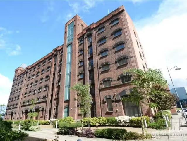 1 bedroom flat for rent in East Float Quay, Dock Road, Wallase.