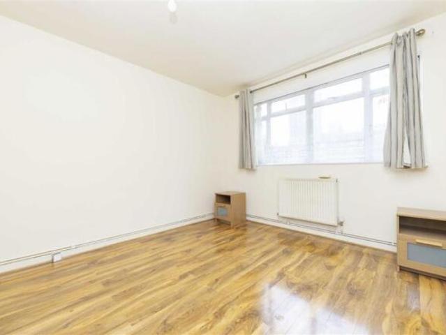 1 bedroom flat for rent in East Road, Old Street, N1