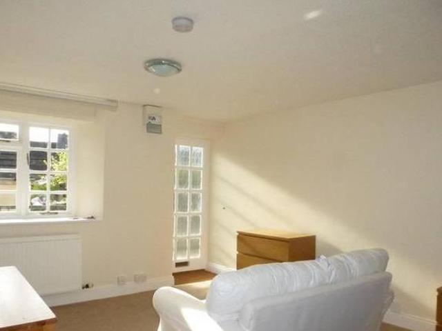 1 bedroom flat for rent in East Street CREWKERNE TA18