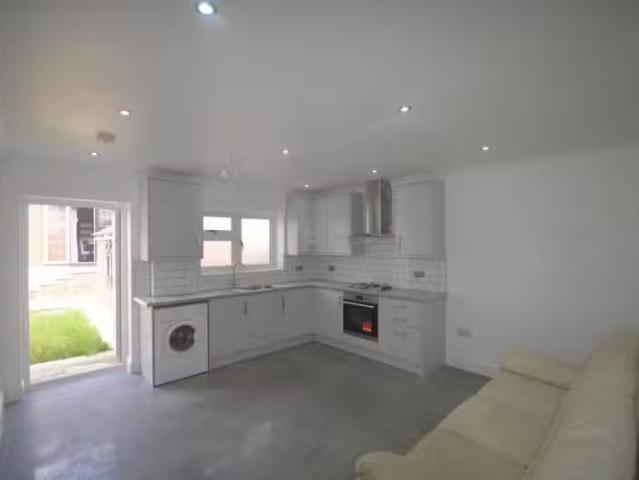 1 bedroom flat for rent in Eastern Avenue, IG2 6PQ, IG2