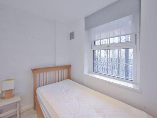 1 bedroom flat for rent in Ebury Bridge Road, Belgravia, London, SW1W