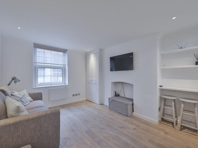 1 Bedroom Flat for Rent in Ebury Bridge Road | Foxtons