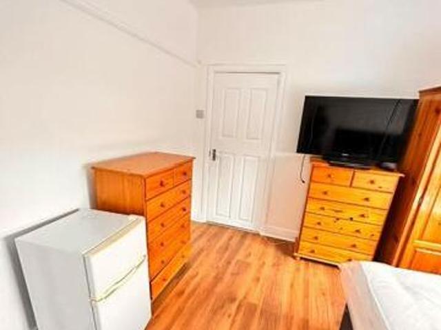 1 Bedroom Flat For Rent In Edgware, Middlesex