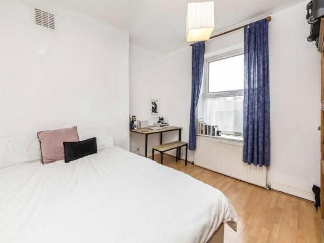 1 bedroom flat for rent in Edgeley Lane, Clapham, SW4