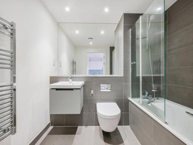 1 bedroom flat for rent in Edridge Road, Croydon, CR0