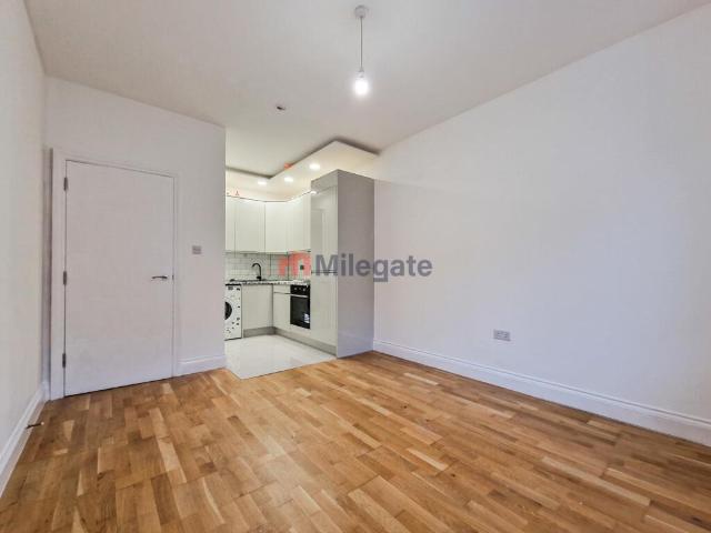 1 bedroom flat for rent in Elmfield Road, Bromley, BR1