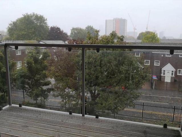 1 bedroom flat for rent in Elmira Way, Spinner House, M5