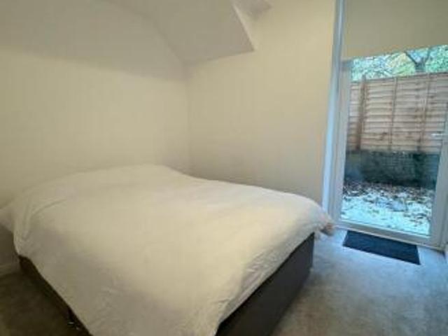1 bedroom flat for rent in Elba Place, London, SE17
