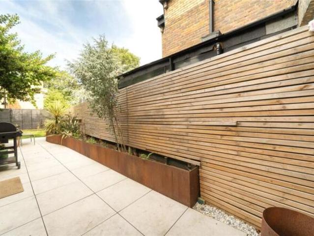 1 bedroom flat for rent in Elderfield Road, Hackney, London, E5