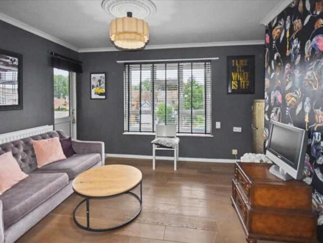 1 bedroom flat for rent in Ellesmere Court, Chiswick, W4