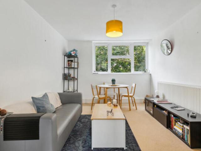 1 bedroom flat for rent in Este Road, Battersea, SW11