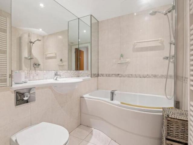 1 bedroom flat for rent in Epstein Court, 27a Essex Road, N1