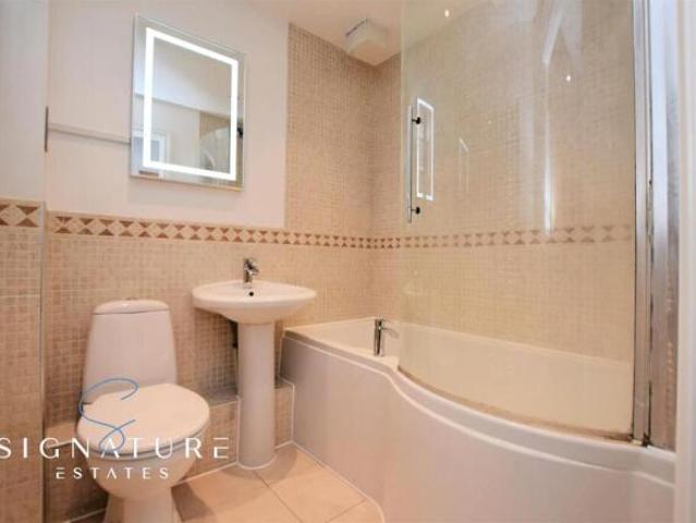 1 bedroom flat for rent in Evolution St Albans Road Watford Hertfordshire, WD25