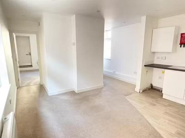 1 bedroom flat for rent in Eve Court, Chapel Street, Petersfie.