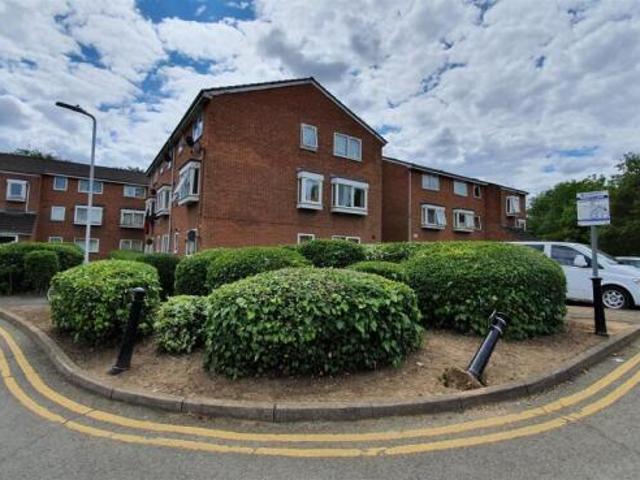 1 bedroom flat for rent in Evergreen Way, Hayes, UB3