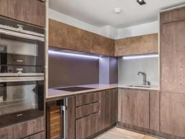 1 bedroom flat for rent in Exchange Gardens, London, SW8