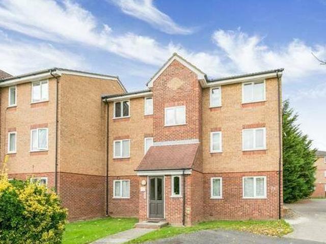 1 bedroom flat for rent in Express Drive IG3