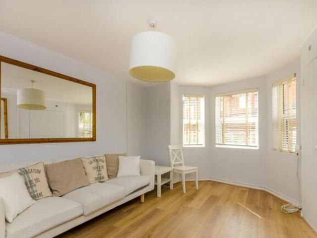 1 bedroom flat for rent in Farnham Road, Guildford, GU2