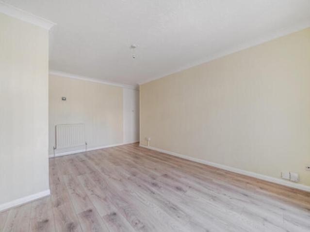 1 bedroom flat for rent in Farnham Road, Guildford, Surrey, GU2