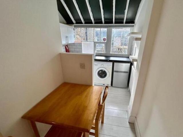 1 bedroom flat for rent in Ferme Park Road, N8