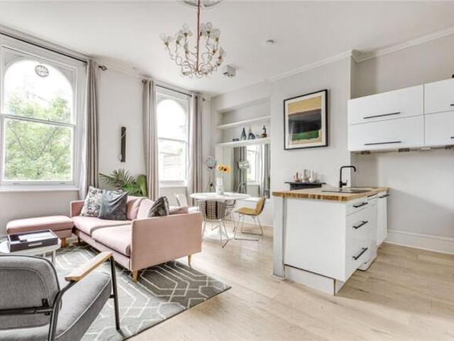 1 bedroom flat for rent in Ferndale Road, Clapham North, SW4