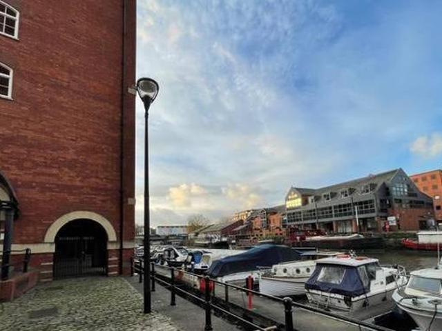 1 bedroom flat for rent in Ferry Street City Centre BS1
