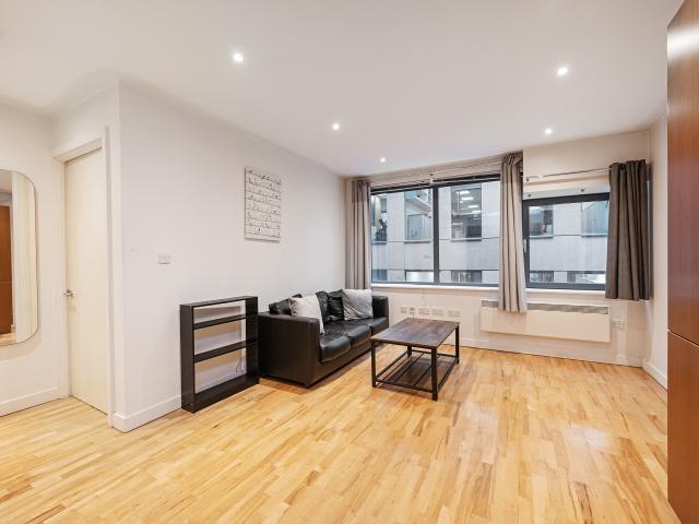 1 Bedroom Flat for Rent in Fetter Lane | Foxtons
