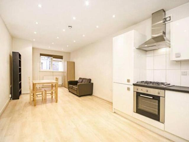 1 bedroom flat for rent in Finchley Road, Temple Fortune, London, NW11